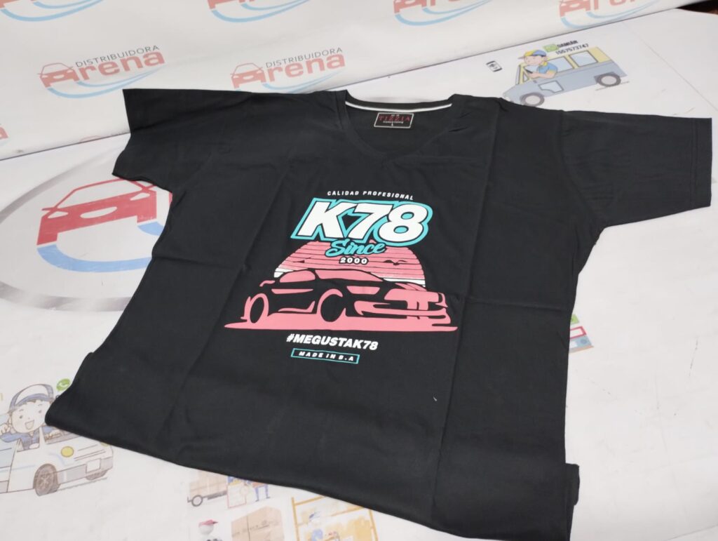 REMERA CON LOGO – K78 P-20 – Arena Distribuidora
